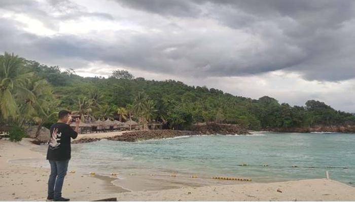 Pantai Batu Buaya, Ikon Wisata Baru di Boltim, Bisa Main Jetski hingga ...