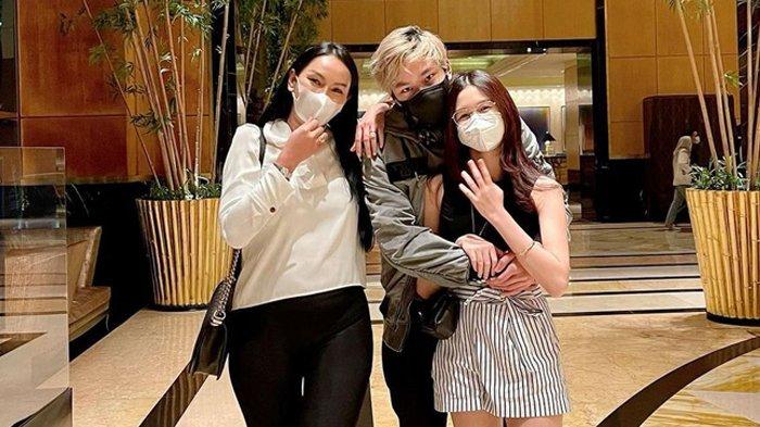 Muncul ke Publik, Pacar Azka Corbuzier Dinner Bareng Kalina Octaranny ...