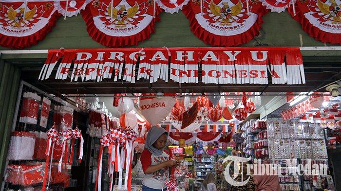 Berita Foto: Pernak-pernik Nuansa Kemerdekaan Mulai Diburu Warga Untuk ...