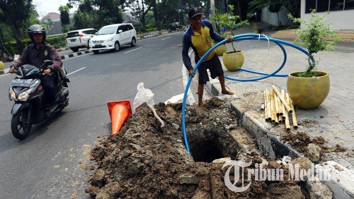 Berita Foto: Galian dan Pemasangan Kabel Fiber Optik PT PGASCOM di ...