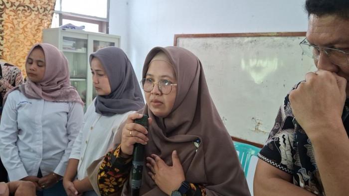 CURHATAN Haru Kepsek Dini Fitria Dapat Umrah Gratis Usai Viral Tampar ...