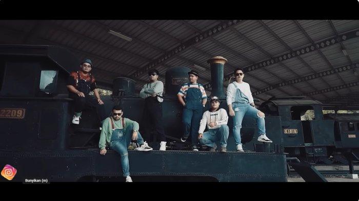 Arti dan Lirik Lagu Batak Bandit Lapa-lapa Dipopulerkan oleh Maxima ...