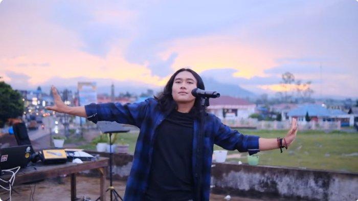 Arti dan Lirik Lagu Simalungun Ilah Nasiholan Dipopulerkan Taralamsyah Saragih - Tribun-medan.com