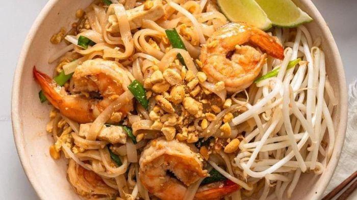 Intip Resep Pad Thai, Mie Goreng Khas Thailand yang Mirip Kwetiau - Tribun-medan.com