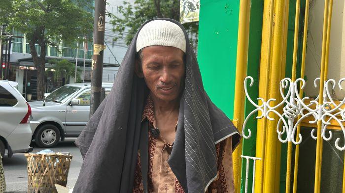Satu Kerupuk, Seribu Doa: Jestham Borong Kerupuk Demi Keluarga Sang ...