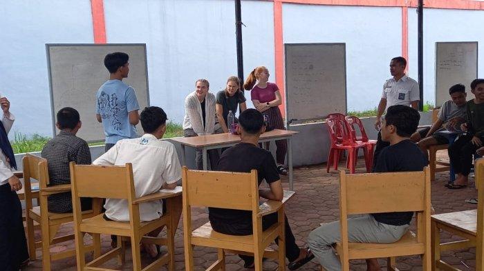 Begini Cara Tiga Guru Asing Ajarkan Anak Binaan LPKA Kelas I Medan ...