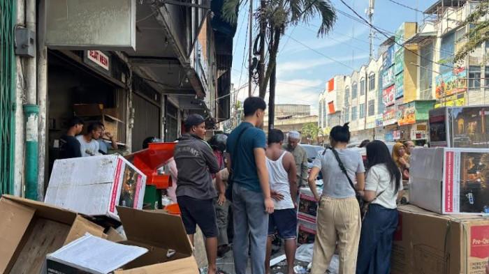 Masyarakat Berburu Mesin Genset Imbas Pemadaman Listrik Massal, Jalan ...