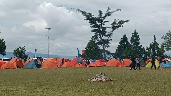 Dataran Tinggi Desa Tarabunga, Tempat Paling Asyik Camping Bersama ...