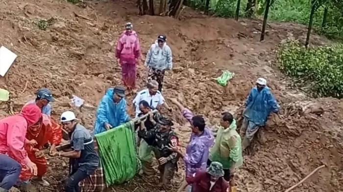 Bantu Korban Longsor di Sumbar, Prada Zeni Marpaung Ditemukan Meninggal ...