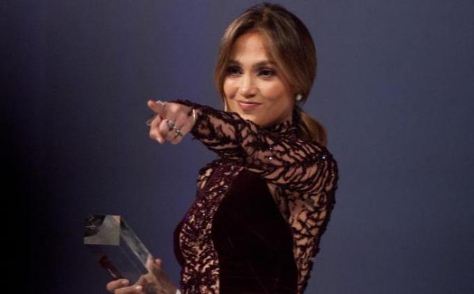 Pesan Jennifer Lopez untuk Meghan Trainor: Jangan Asal-asalan Memilih ...