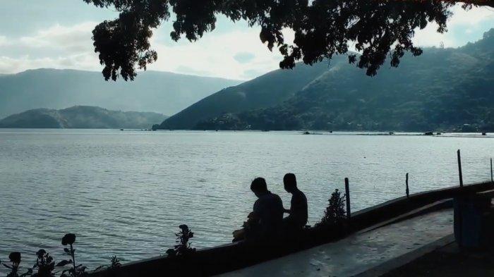 Pantai Putri Lopian Pangururan Di Danau Toba, Cocok Jadi Lokasi Wisata ...