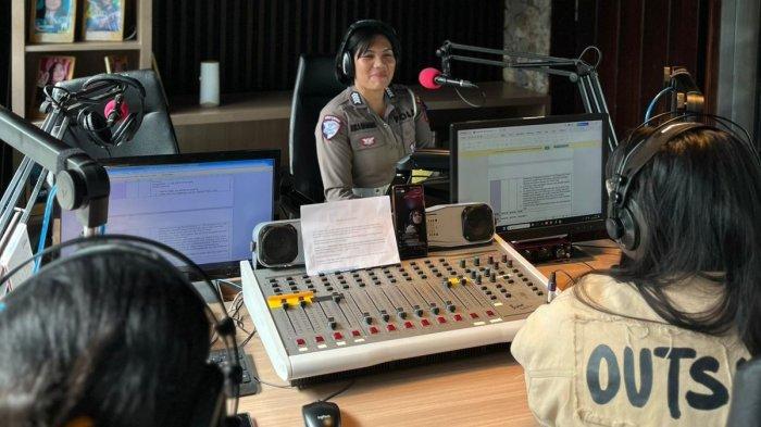 Awali Operasi Patuh Toba 2025, Satlantas Polres Toba Edukasi Lalu Lintas lewat Radio - Tribun ...
