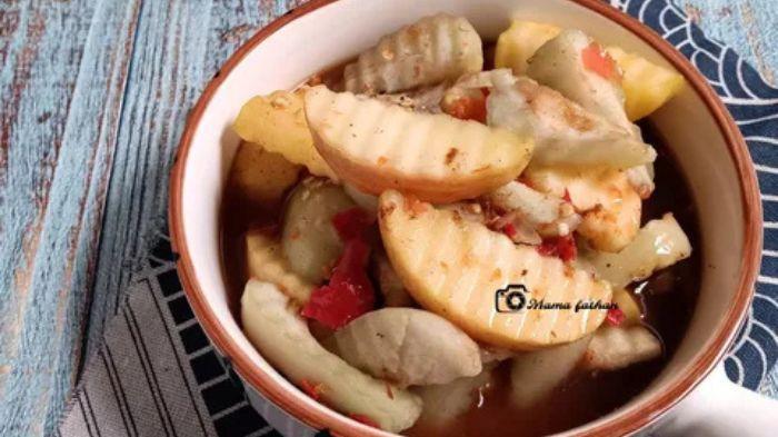 Rujak Kuah Pindang Khas Bali, Camilan Sehat dari Buah-buahan - Tribun ...