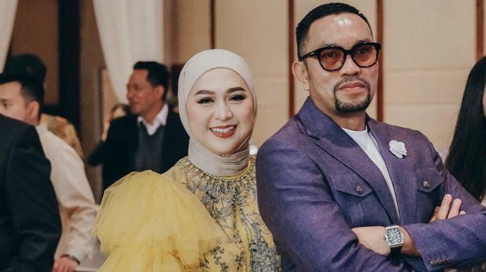 SOSOK dan Agama Feby Belinda, Istri Ahmad Sahroni yang Selalu Tampil ...