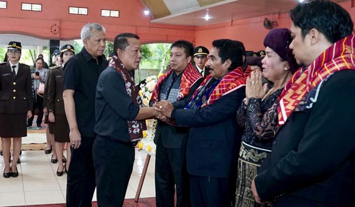 Kejagung Sampaikan Rasa Bangga, Jampidsus Hadiri Pelepasan Jenazah ...