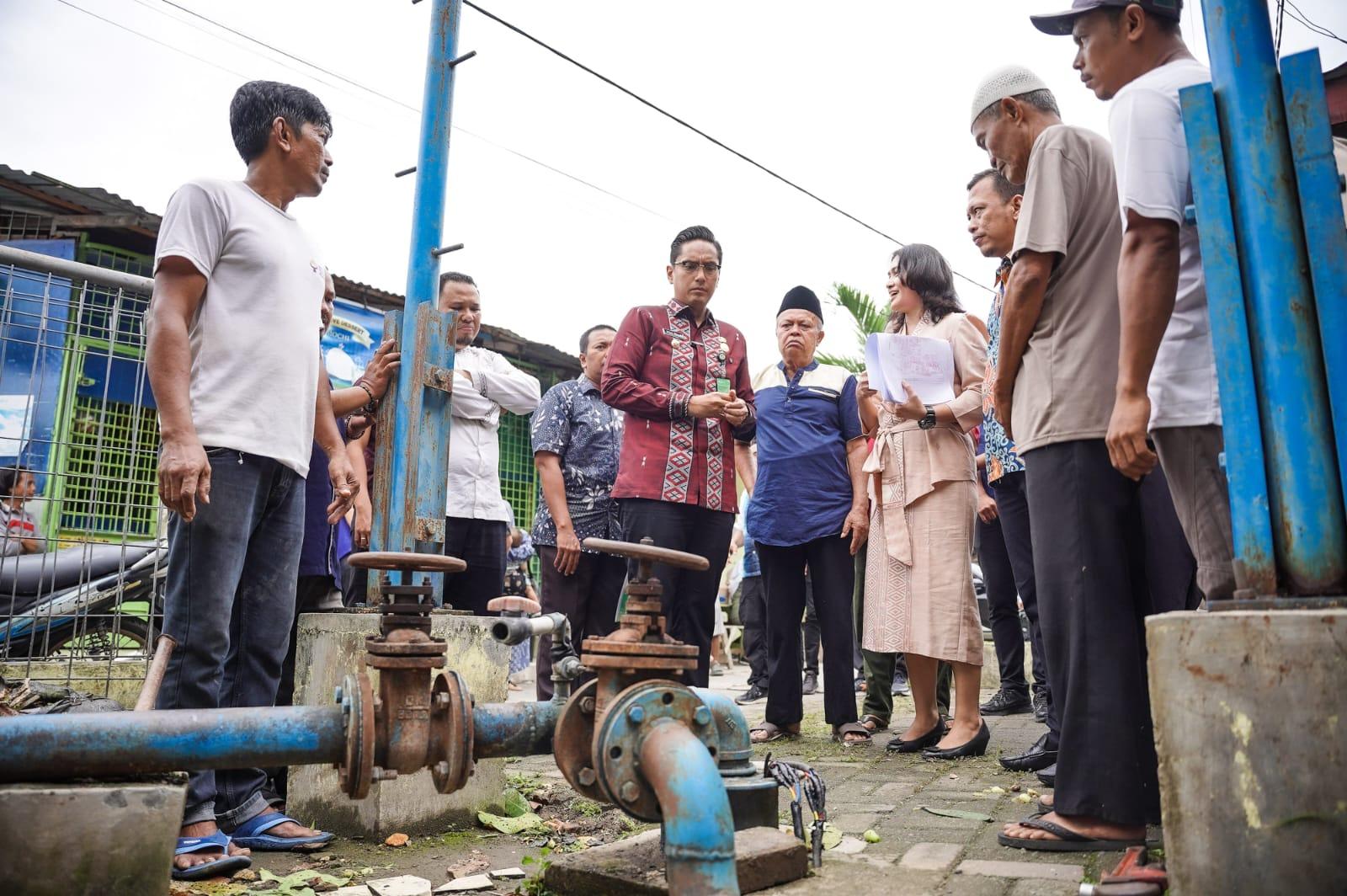 Selama Ini Air Bersih jadi Keluhan, Warga Senang Pompa Air Rusak Diperbaiki Rico Waas ...