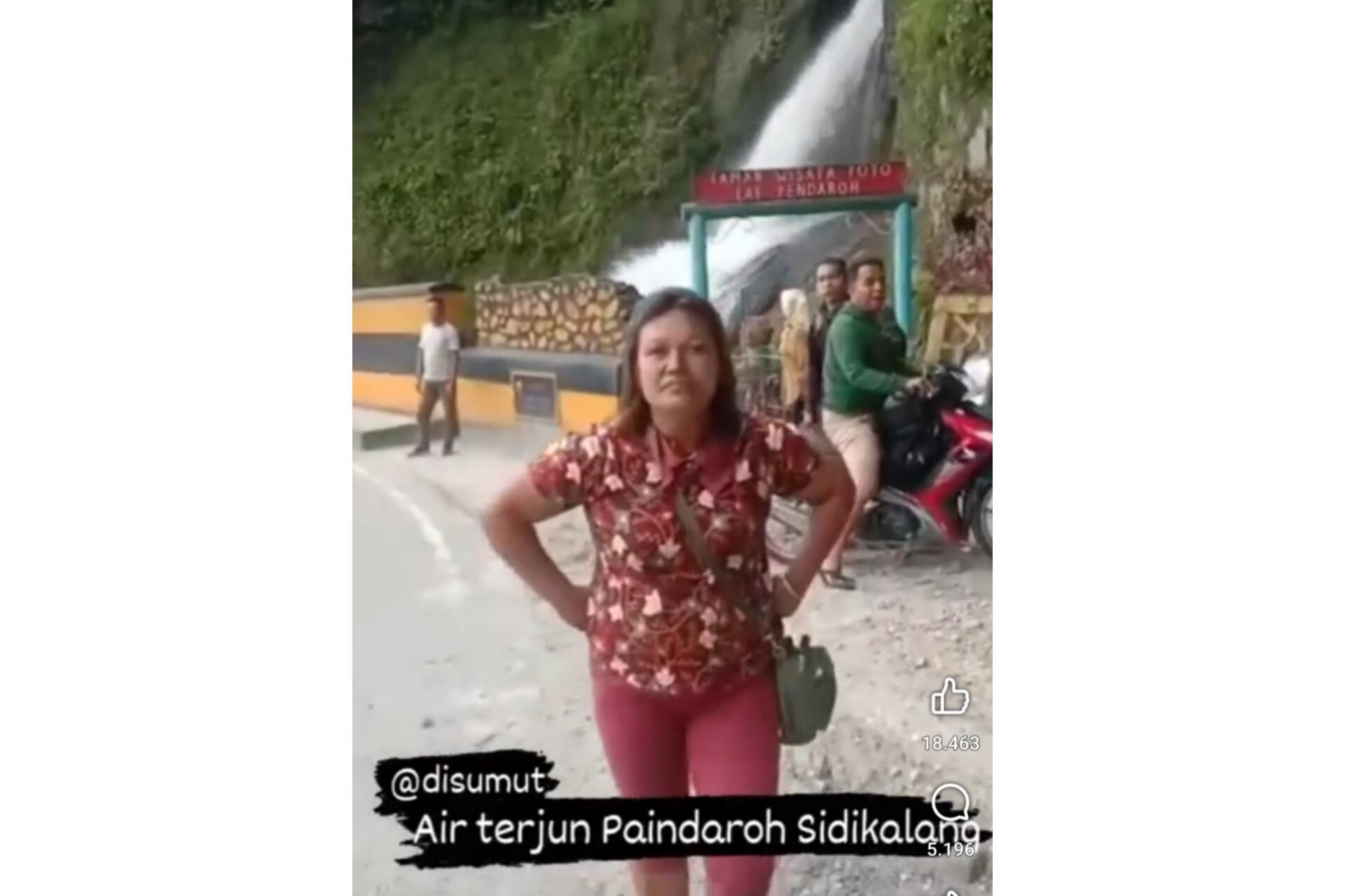 Beredar di Medsos Emak-emak Marah Sambil Bawa Parang di Lae Pandaroh ...