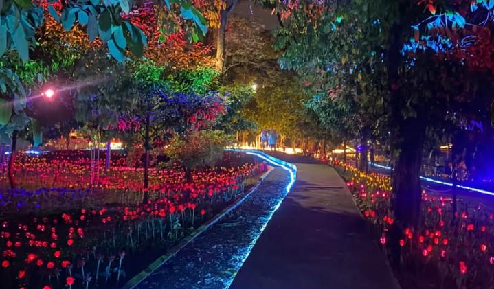 Taman Cadika Medan Hadirkan Festival Lampu Warna-warni, Berikut Harga ...