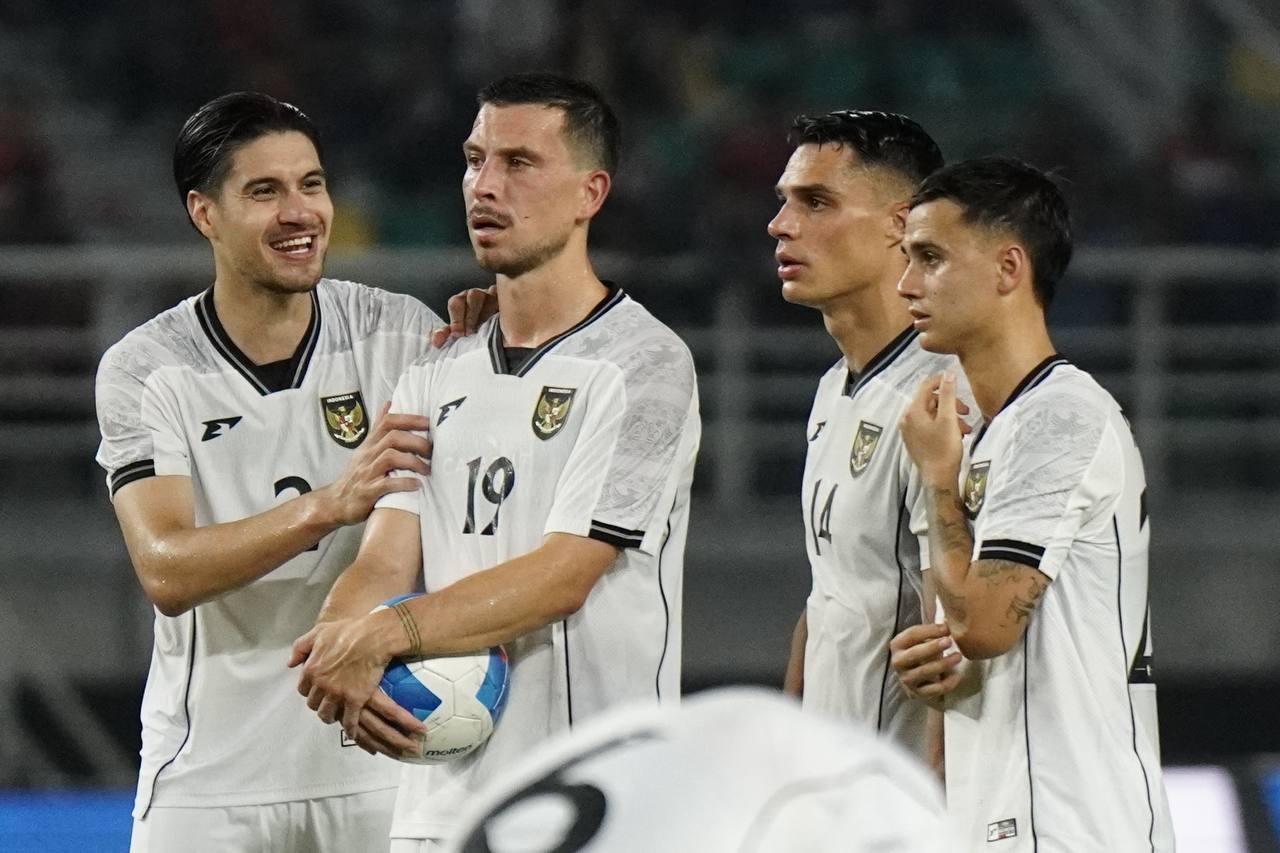 THOM Haye Tolak Salam dengan Pemain Lebanon Usai Laga, Masih Jijik Kena ...
