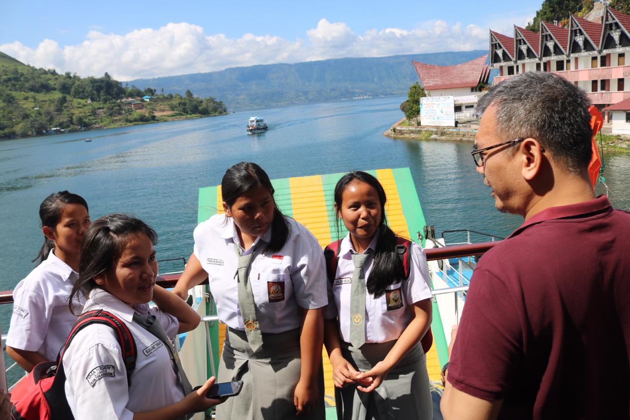 Sihar Sitorus Tolak Penerapan Wisata Halal di Danau Toba yang ...