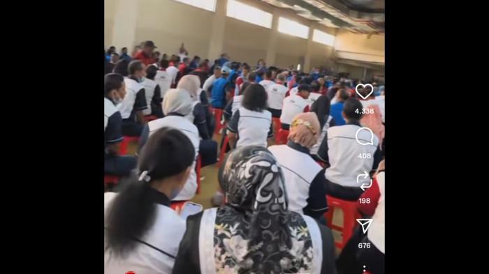 VIRAL Video Ratusan Karyawan Pabrik Rokok Gudang Garam Di-PHK, Manajemen: Tidak Benar - Tribun ...