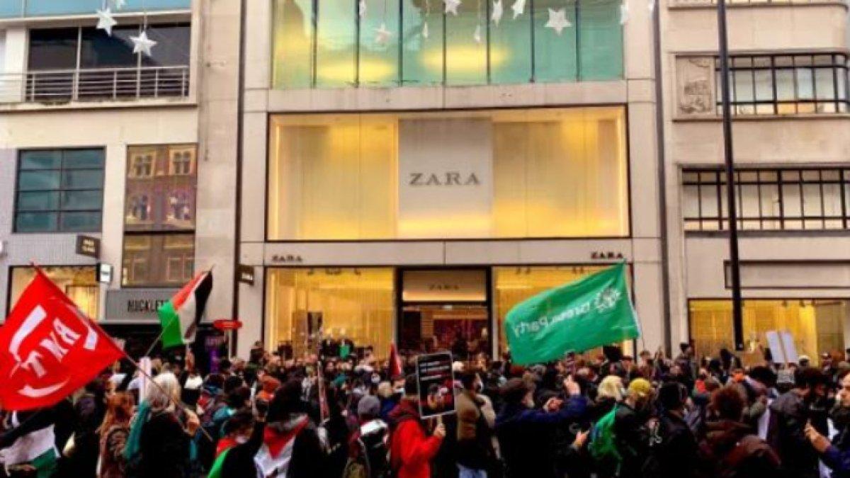 Pengunjuk Rasa Pro-Palestina Gelar Demo Boikot di Kawasan Perbelanjaan ...
