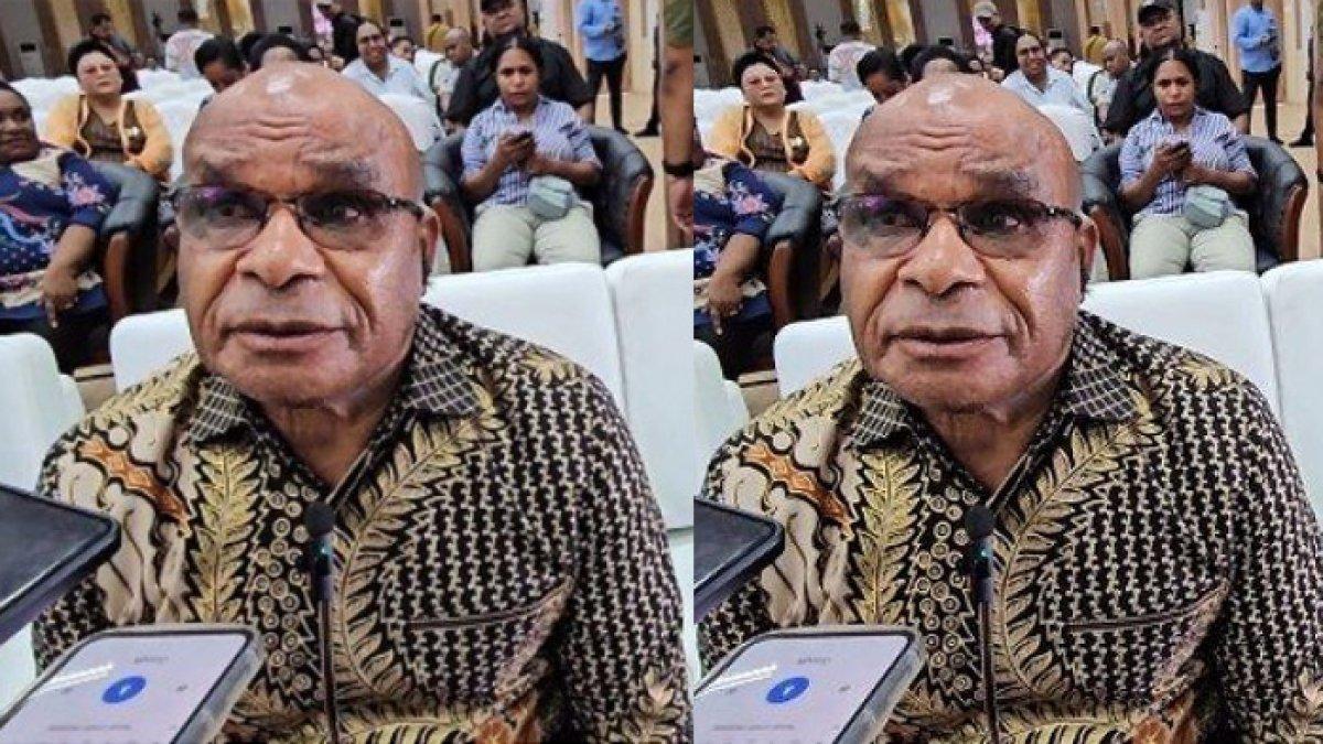 Sosok & Profil Elvis Tabuni, Bupati Puncak Papua Tengah 2 Rumahnya ...