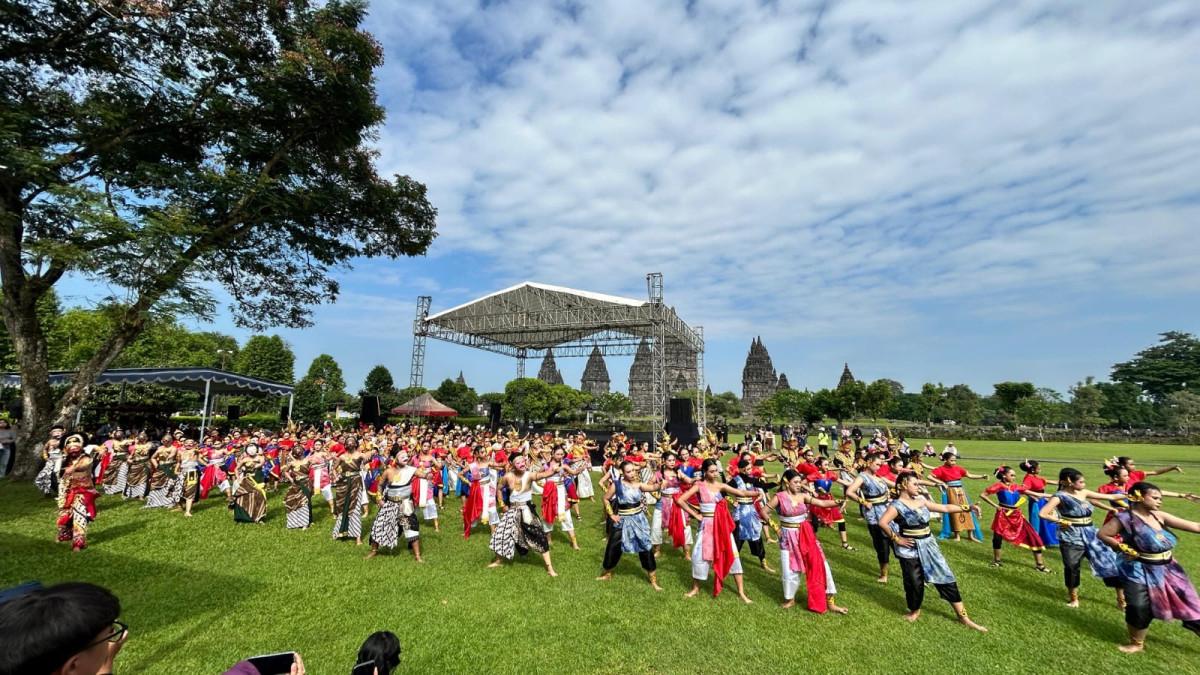 850 Penari Ramaikan Klaten Menari 2026, Usung Tema 'Wirogo Sangkara ...