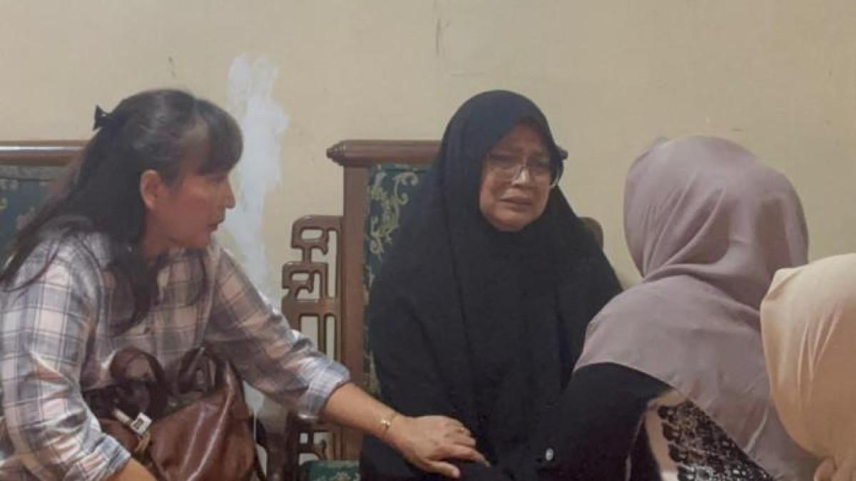 Suasana Pilu di Rumah Ferry Irawan, Pegawai KKP Penumpang Pesawat Jatuh ...