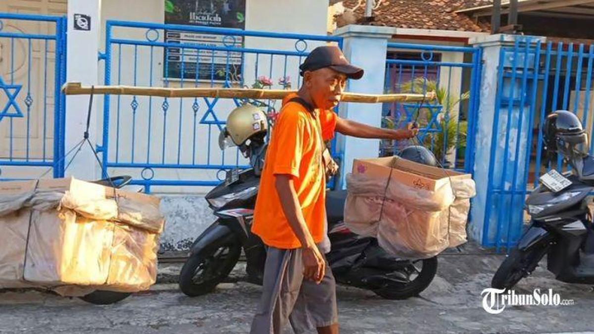 Sosok Suwardi Penjual Keripik yang Dijarah Saat Demo Rusuh di Solo, Kini Dapat Donasi Jutaan ...
