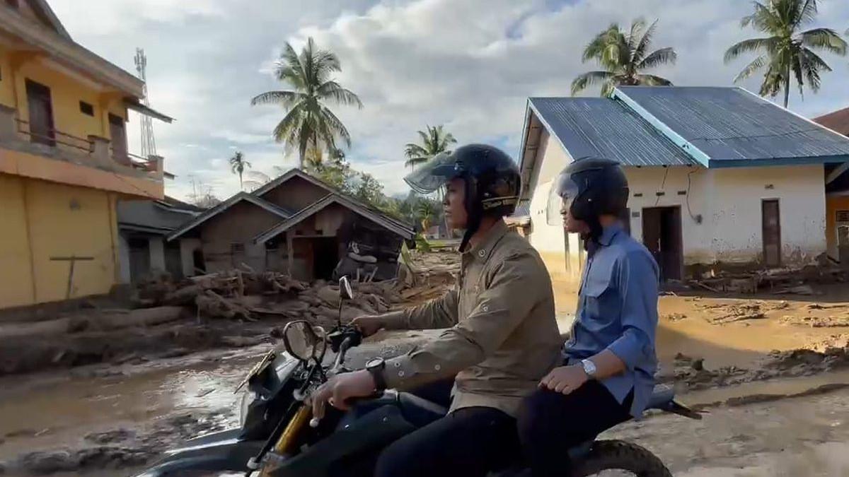 Momen Wapres Gibran Blusukan Ekstrim Naik Motor Trail Trabas Lumpur di ...