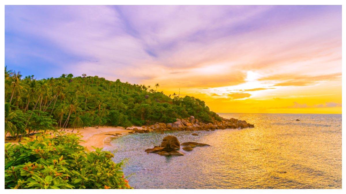 Jauh dari Keramaian, Pantai di NTB ini Cocok untuk Menenangkan Pikiran ...