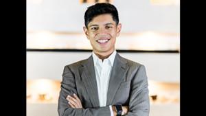 Jejak Karier Moshe Darron Mantu Erick Thohir, Beri Mahar 572 Gram Emas ...