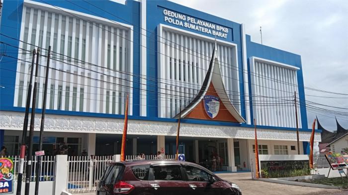 Alur Pelayanan di Gedung BPKB Polda Sumbar Terapkan Sistem FIFO ...