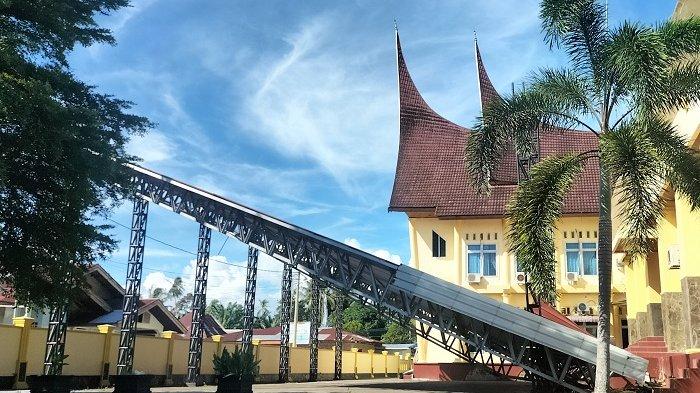 DPRD Pariaman Tak Punya Dana Evakuasi Atap Ambruk, Minta Bantuan Dinas ...