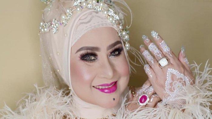 Lirik Lagu Bercanda - Elvy Sukaesih, Dari Musim Duren Sampai Musim ...