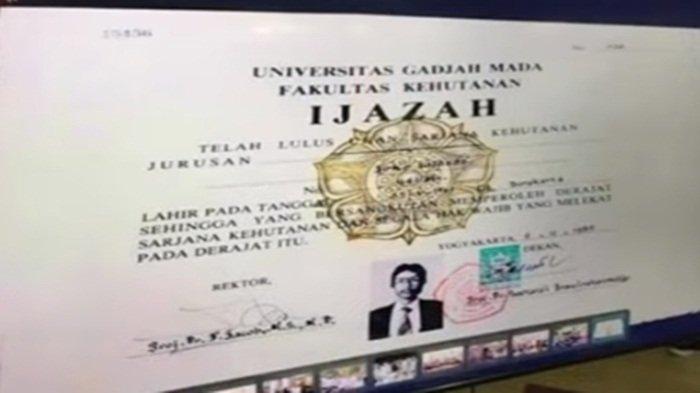 Jika Sukses Buktikan Ijazah Jokowi Palsu Ini Besar Imbalan yang Diterima Roy Suryo - Sripoku.com