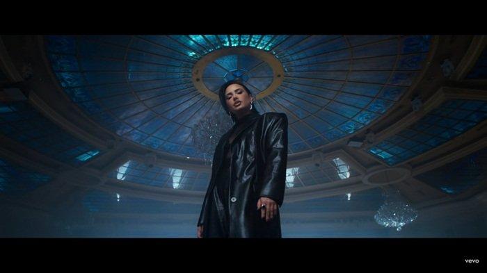 Translate Lirik Lagu Still Alive - Demi Lovato, Rilis Awal Maret Jadi ...