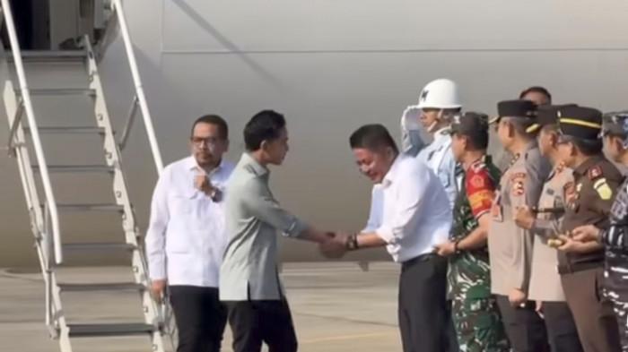 Wapres Gibran Rakabuming Tiba di Palembang, Disambut Langsung Oleh Gubernur Sumsel Herman Deru ...