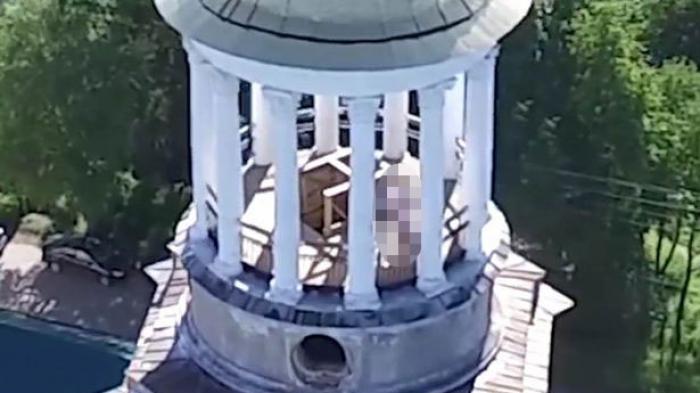 Pasangan Mesum Tertangkap Kamera Drone Berhubungan Intim di Atas Bangunan - Sripoku.com