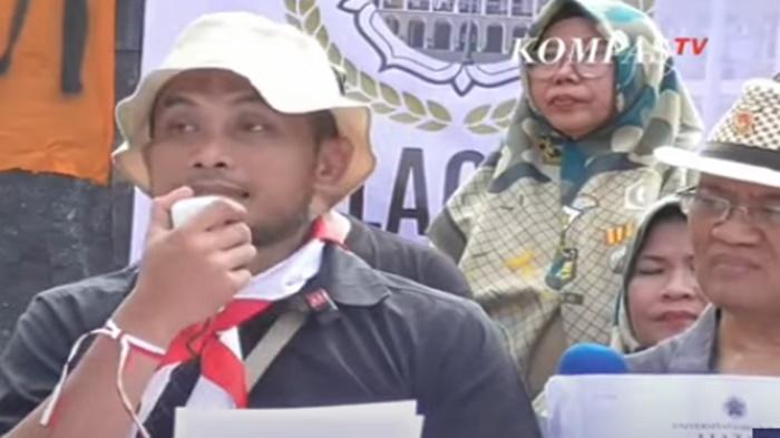 Jokowi Mati Kutu, Kini Dituntut Relawan Alumni UGM Tunjukkan Ijazah ke ...