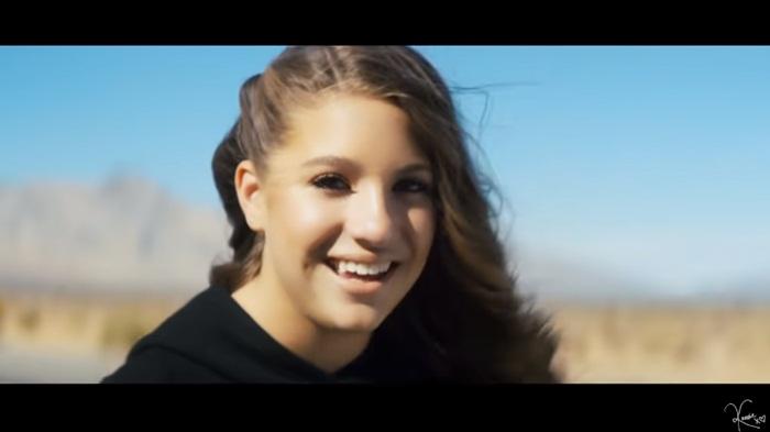 Translate Lirik Lagu Breathe oleh Mackenzie Ziegler, Lagu Viral di ...