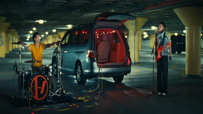 Lirik Lagu Drum Show by Twenty One Pilots, Lagu Hits di Spotify Minggu ...