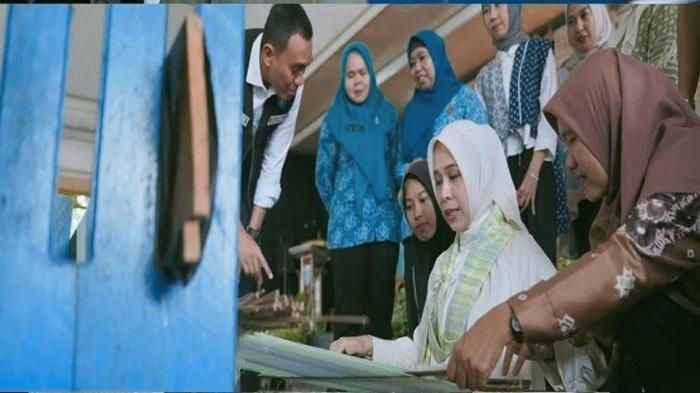 Menggali Kembali Warisan Leluhur, Songket Klasik Bidak Cukit Siap Jadi ...