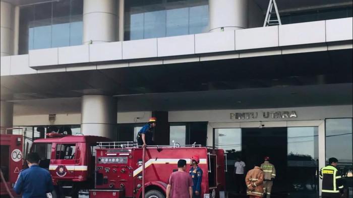 Si Jago Merah Lalap Toko Roti di Palu Grand Mall, Api Dipadamkan dalam ...