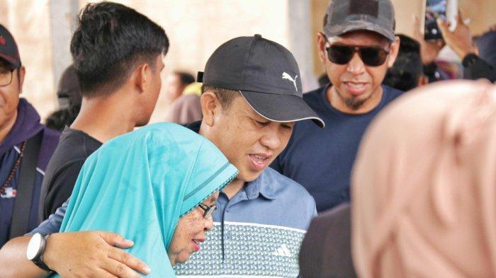 Doa Tulus Ibu-ibu Desa Bahonsuai Iringi Iksan Agar Menang Pilbup Morowali 2024 - Tribunpalu.com
