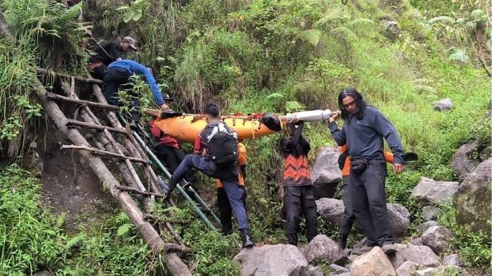 Pendaki Asal Malaysia Tewas Usai Jatuh di Jalur Extream Gunung Rinjani - Tribunpalu.com