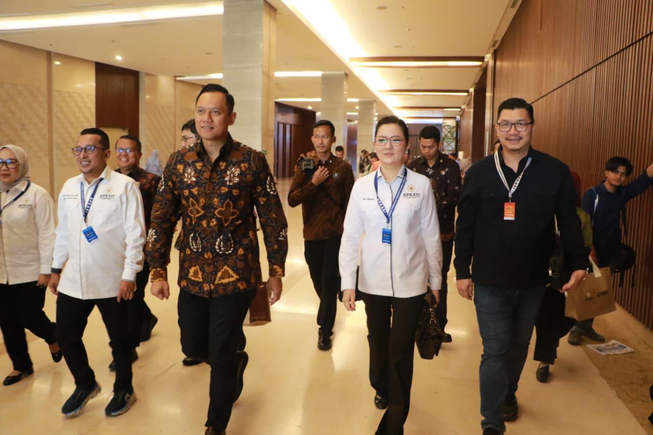 Bupati Verna GM Inkiriwang Perkenalkan Potensi Poso di Ajang APKASI ...