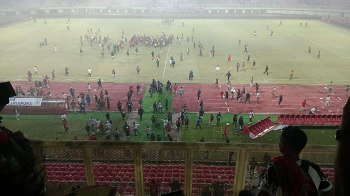 UPDATE Kerusuhan di Stadion Lukas Enembe Papua: 17 Orang Jadi Tersangka ...