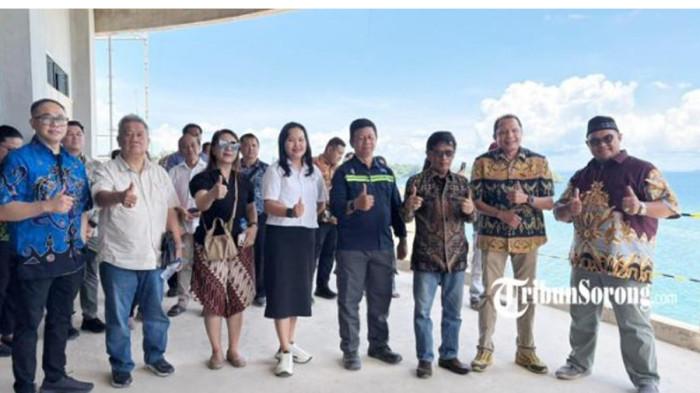 Mal SMC Resmi Topping Off Sebagai Ikon Baru Papua Barat Daya - Tribun ...